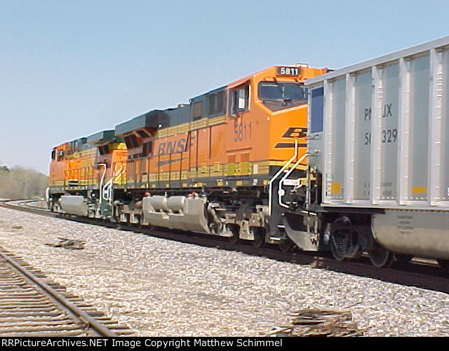 BNSF 5811